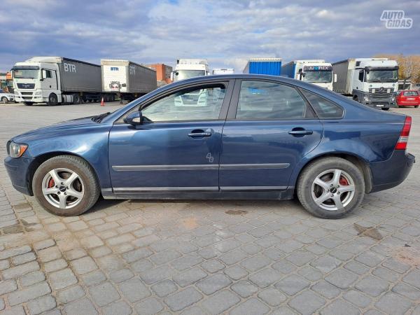 Blue Volvo S40 2006 in Alytus, with an engine capacity of 1.60 L and mileage of 287 thousand km for 1700 €, photo 8 on AUTOMOTO.COM.LV