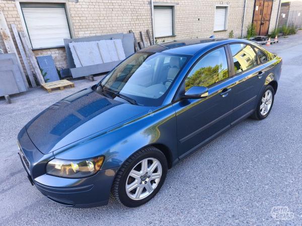 Blue Volvo S40 2006 in Taurage, with an engine capacity of 2.00 L and mileage of 425 thousand km for 1750 €, photo 8 on AUTOMOTO.COM.LV