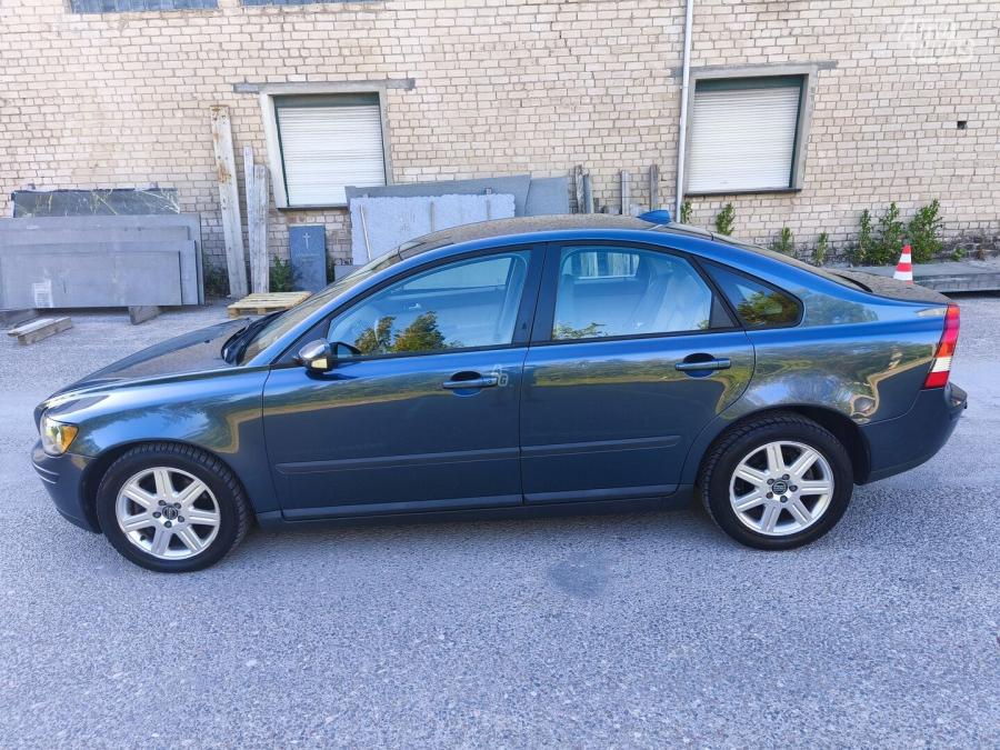 Blue Volvo S40 2006 in Taurage, with an engine capacity of 2.00 L and mileage of 425 thousand km for 1750 €, photo 11 on AUTOMOTO.COM.LV