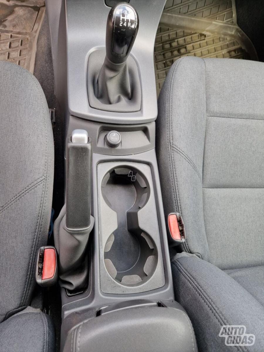 Zils Volvo S40 2006 Druskininkai, ar dzinēja tilpumu 1.60 L un nobraukumu 257 tūkst. km par 1350 €, foto 12 vietnē AUTOMOTO.COM.LV