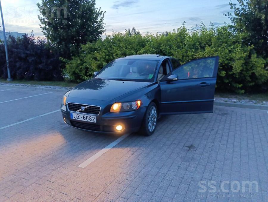 Синий Вольво С40 2006 в Салдус, объемом двигателя 2.40 л и пробегом 422 тыс. км за 1700 €, фото 1 на AUTOMOTO.COM.LV
