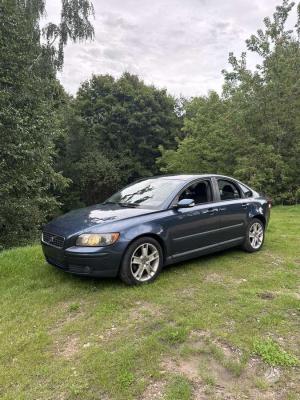 Blue Volvo S40 2006 in Mazeikiai, with an engine capacity of 1.56 L and mileage of 201 thousand km for 2200 €, photo  on AUTOMOTO.COM.LV