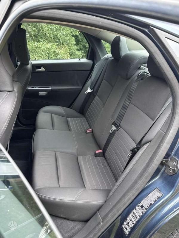 Blue Volvo S40 2006 in Mazeikiai, with an engine capacity of 1.56 L and mileage of 201 thousand km for 2200 €, photo 8 on AUTOMOTO.COM.LV