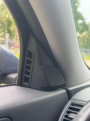 Blue Volvo S40 2006 in Mazeikiai, with an engine capacity of 1.56 L and mileage of 201 thousand km for 2200 €, photo 11 on AUTOMOTO.COM.LV