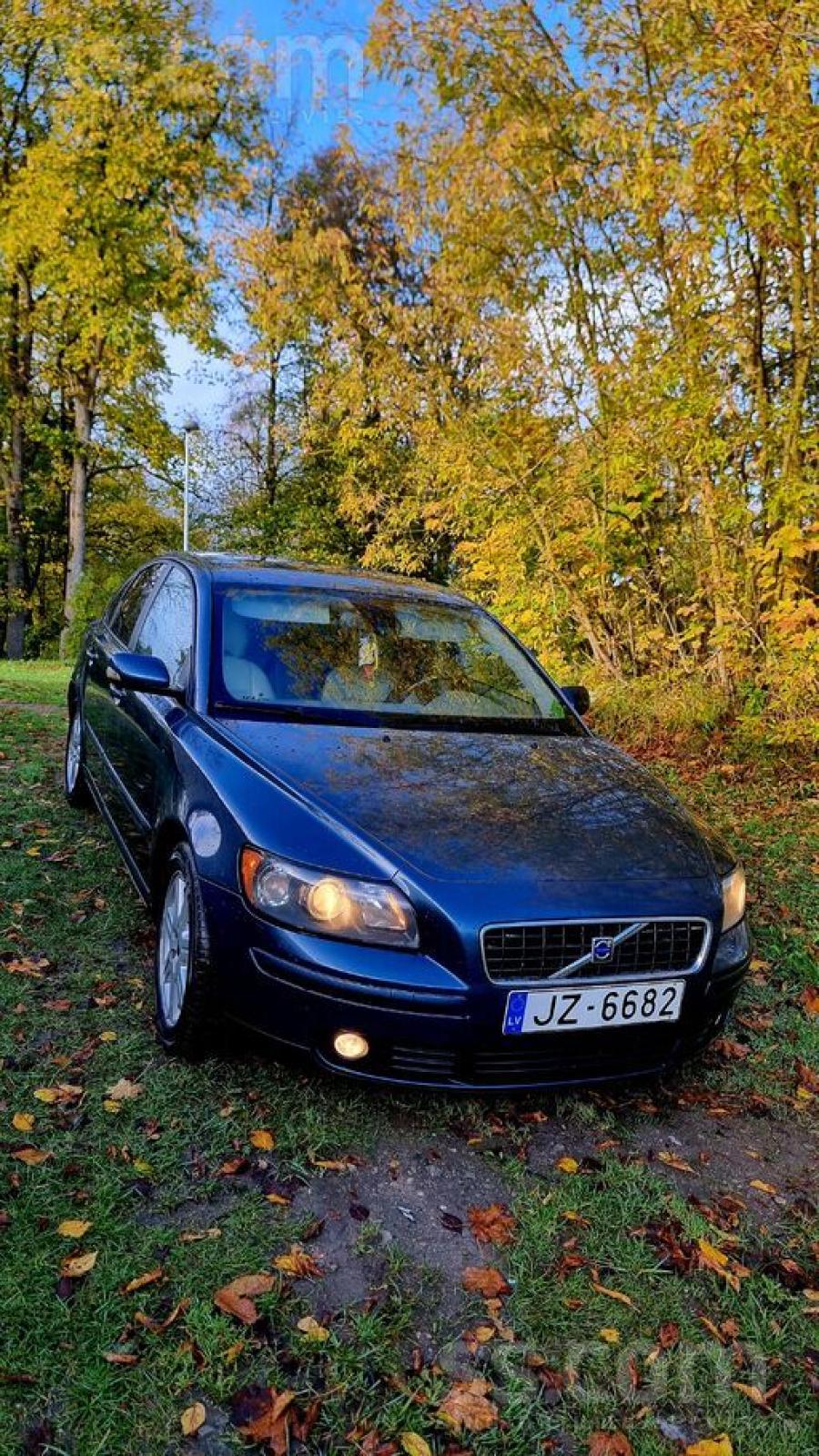 Blue Volvo S40 2006 in Saldus, with an engine capacity of 2.40 L and mileage of 425 thousand km for 1750 €, photo 1 on AUTOMOTO.COM.LV