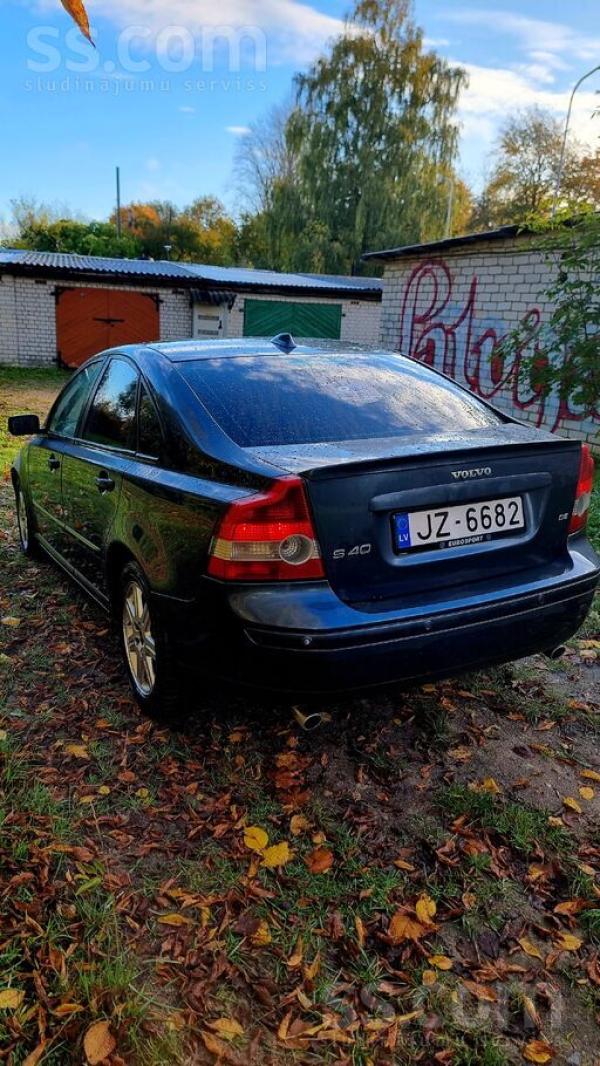 Blue Volvo S40 2006 in Saldus, with an engine capacity of 2.40 L and mileage of 425 thousand km for 1750 €, photo 3 on AUTOMOTO.COM.LV