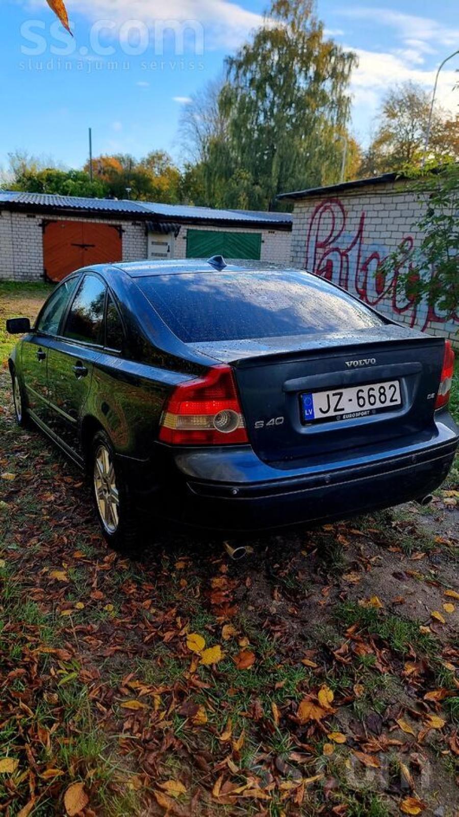 Blue Volvo S40 2006 in Saldus, with an engine capacity of 2.40 L and mileage of 425 thousand km for 1750 €, photo 3 on AUTOMOTO.COM.LV