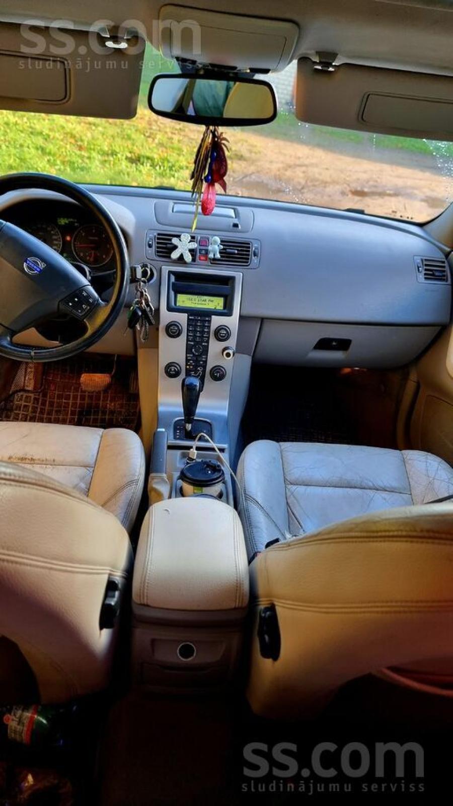 Blue Volvo S40 2006 in Saldus, with an engine capacity of 2.40 L and mileage of 425 thousand km for 1750 €, photo 5 on AUTOMOTO.COM.LV
