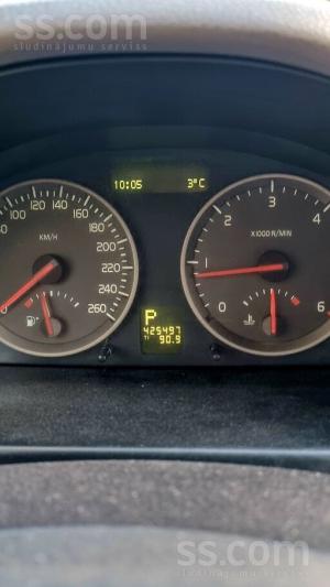 Blue Volvo S40 2006 in Saldus, with an engine capacity of 2.40 L and mileage of 425 thousand km for 1750 €, photo 6 on AUTOMOTO.COM.LV