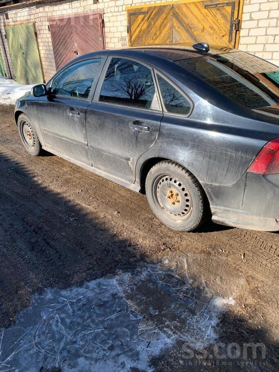 Zils Volvo S40 2007 Daugavpils, ar dzinēja tilpumu 2.00 L un nobraukumu 351 tūkst. km par 1150 €, foto 1 vietnē AUTOMOTO.COM.LV