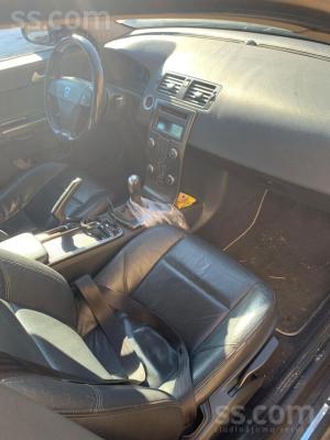 Zils Volvo S40 2007 Daugavpils, ar dzinēja tilpumu 2.00 L un nobraukumu 351 tūkst. km par 1150 €, foto 6 vietnē AUTOMOTO.COM.LV