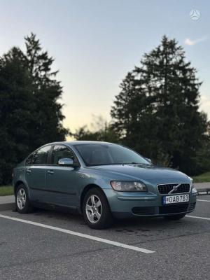 Blue Volvo S40 2007 in Vilnius, with an engine capacity of 1.56 L and mileage of 345 thousand km for 2000 €, photo  on AUTOMOTO.COM.LV