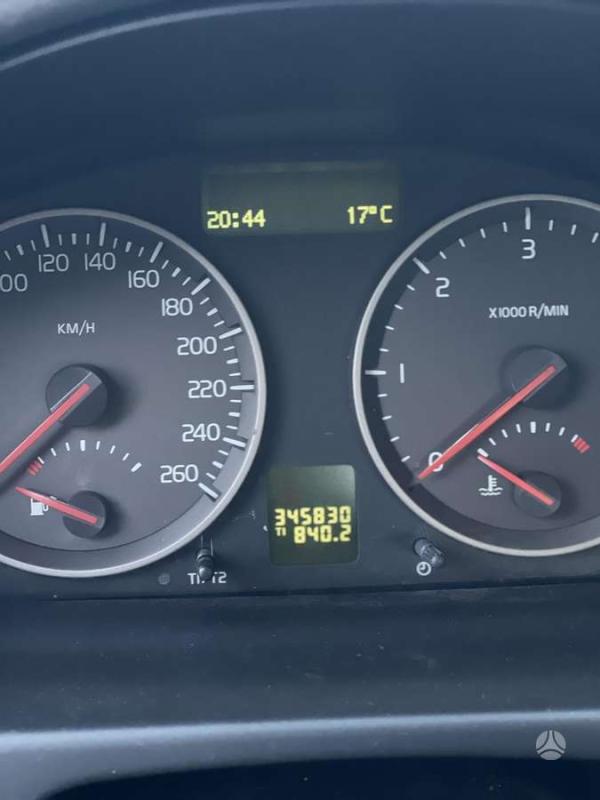 Volvo S40 2007 in Vilnius on AUTOMOTO.COM.LV Blue Volvo S40 2007 in Vilnius, with an engine capacity of 1.56 L and mileage of 345 thousand km for 2000 €, photo 9 on AUTOMOTO.COM.LV