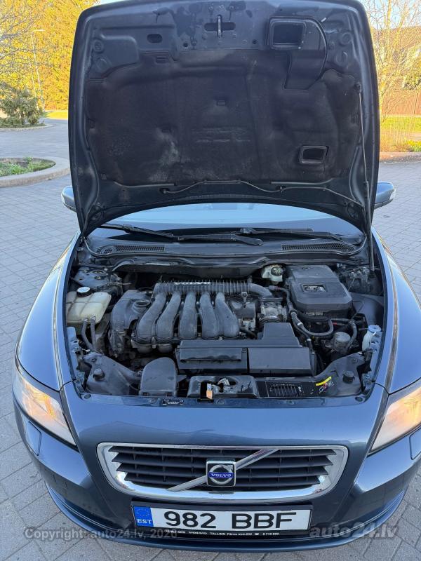 Zils Volvo S40 2008 Tallina, ar dzinēja tilpumu 2.40 L un nobraukumu 180 tūkst. km par 3200 €, foto 9 vietnē AUTOMOTO.COM.LV