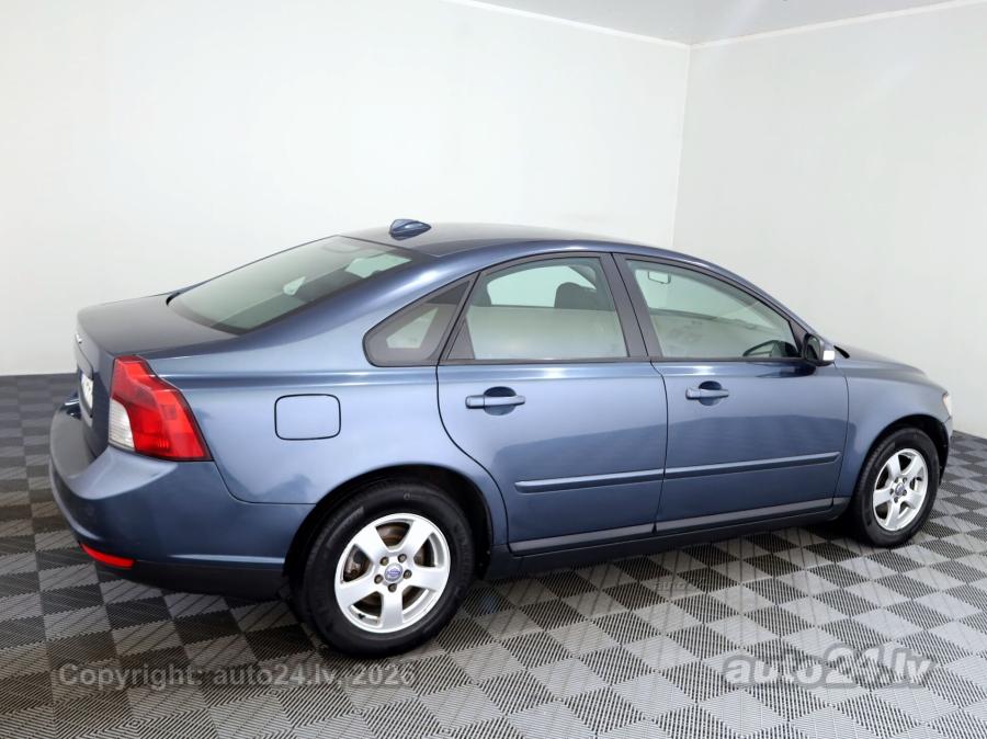 Blue Volvo S40 2008 in Tallinn, with an engine capacity of 1.60 L and mileage of 285 thousand km for 1999 €, photo 4 on AUTOMOTO.COM.LV