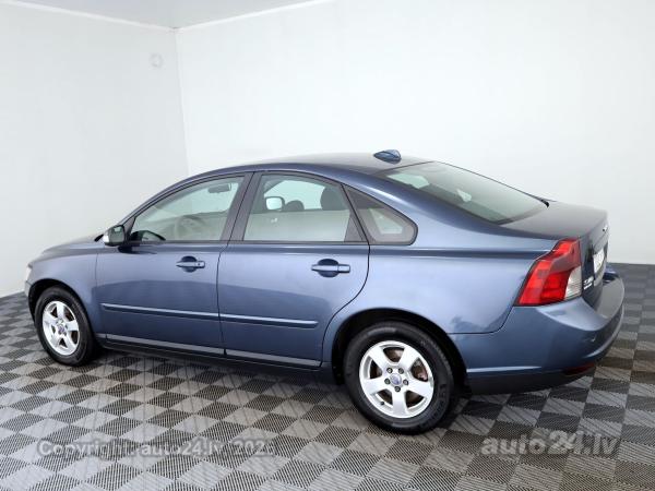 Blue Volvo S40 2008 in Tallinn, with an engine capacity of 1.60 L and mileage of 285 thousand km for 1999 €, photo 4 on AUTOMOTO.COM.LV