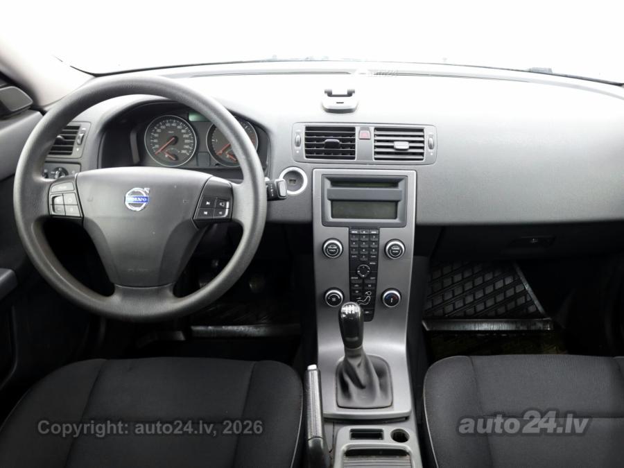 Blue Volvo S40 2008 in Tallinn, with an engine capacity of 1.60 L and mileage of 285 thousand km for 1999 €, photo 6 on AUTOMOTO.COM.LV