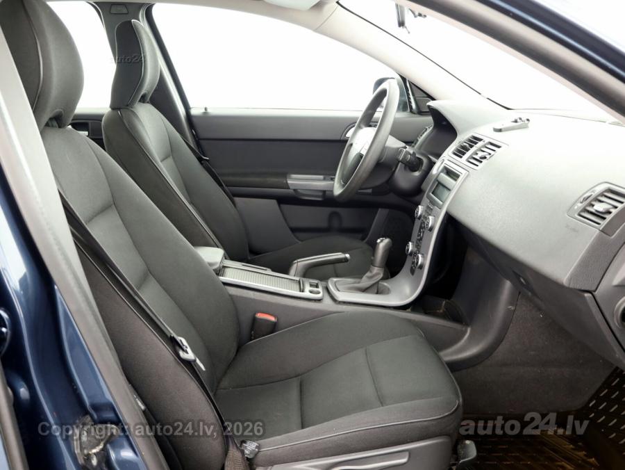 Blue Volvo S40 2008 in Tallinn, with an engine capacity of 1.60 L and mileage of 285 thousand km for 1999 €, photo 7 on AUTOMOTO.COM.LV