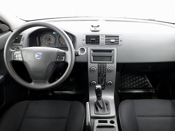 Blue Volvo S40 2008 in Tallinn, with an engine capacity of 1.60 L and mileage of 285 thousand km for 1999 €, photo 5 on AUTOMOTO.COM.LV