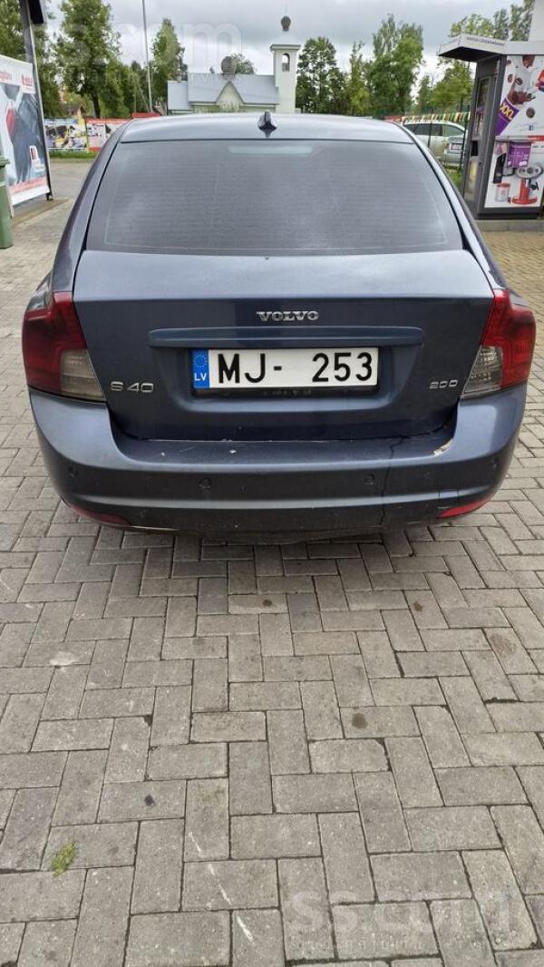 Zils Volvo S40 2008 Rēzekne, ar dzinēja tilpumu 2.00 L un nobraukumu 441 tūkst. km par 1700 €, foto 4 vietnē AUTOMOTO.COM.LV
