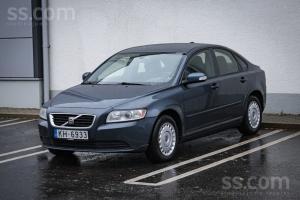 Zils Volvo S40 2009 Rīga, ar dzinēja tilpumu 1.60 L un nobraukumu 288 tūkst. km par 2650 €, foto  vietnē AUTOMOTO.COM.LV