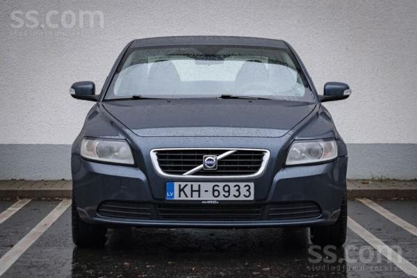 Синий Вольво С40 2009 в Рига, объемом двигателя 1.60 л и пробегом 288 тыс. км за 2650 €, фото 2 на AUTOMOTO.COM.LV