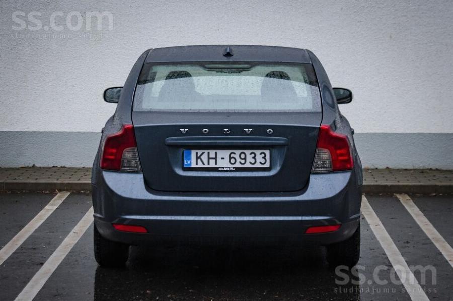 Zils Volvo S40 2009 Rīga, ar dzinēja tilpumu 1.60 L un nobraukumu 288 tūkst. km par 2650 €, foto 6 vietnē AUTOMOTO.COM.LV