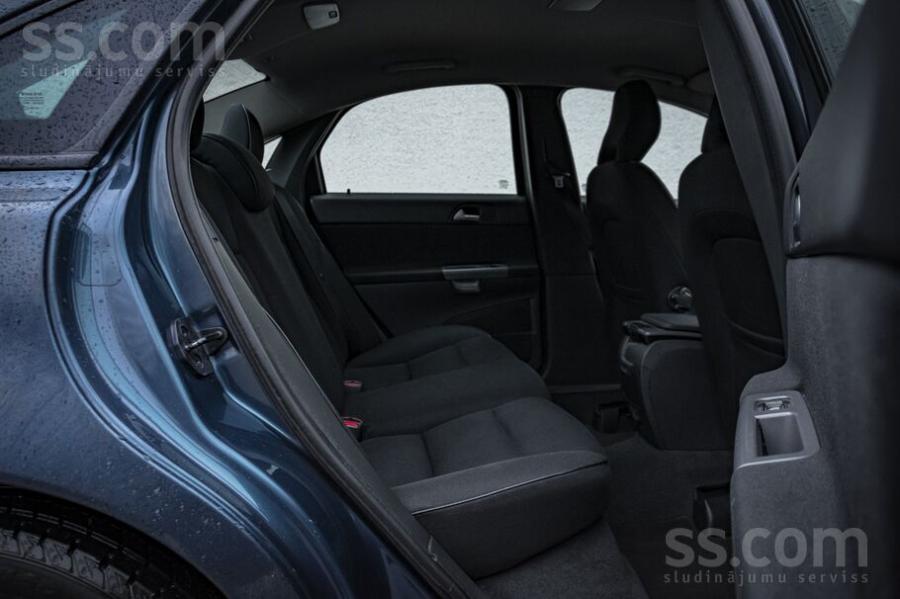 Zils Volvo S40 2009 Rīga, ar dzinēja tilpumu 1.60 L un nobraukumu 288 tūkst. km par 2650 €, foto 11 vietnē AUTOMOTO.COM.LV