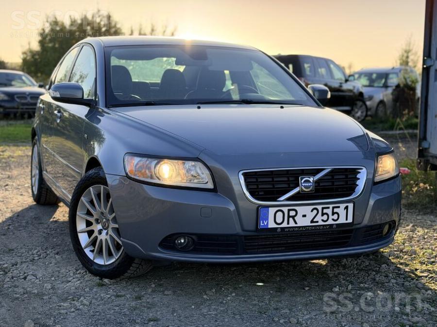 Blue Volvo S40 2009 in Riga, with an engine capacity of 1.60 L and mileage of 242 thousand km for 4200 €, photo 1 on AUTOMOTO.COM.LV