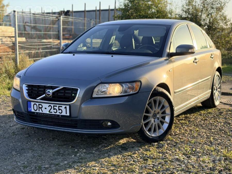 Blue Volvo S40 2009 in Riga, with an engine capacity of 1.60 L and mileage of 242 thousand km for 4200 €, photo 4 on AUTOMOTO.COM.LV