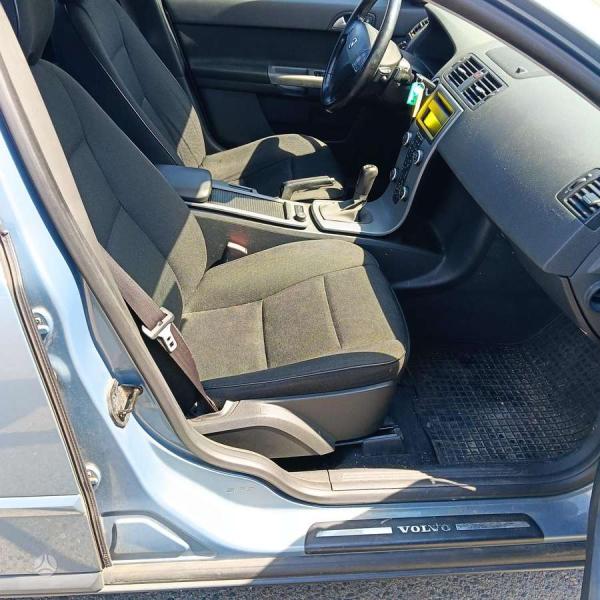 Blue Volvo S40 2010 in Kaunas, with an engine capacity of 0.00 L and mileage of 273 thousand km for 2550 €, photo 8 on AUTOMOTO.COM.LV
