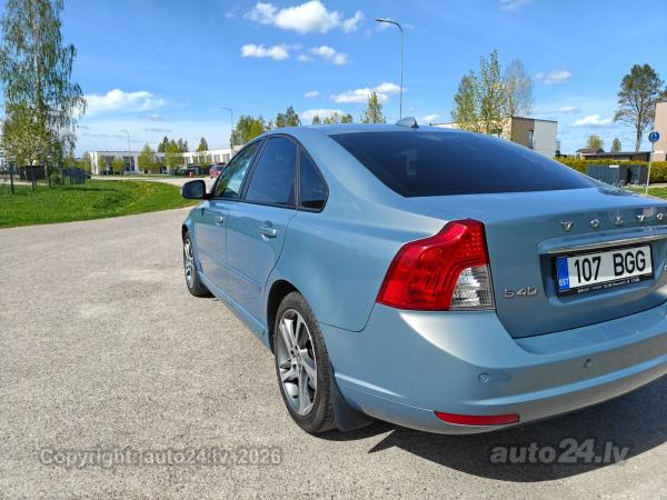 Zils Volvo S40 2012 Tartu, ar dzinēja tilpumu 2.00 L un nobraukumu 177 tūkst. km par 3100 €, foto 3 vietnē AUTOMOTO.COM.LV
