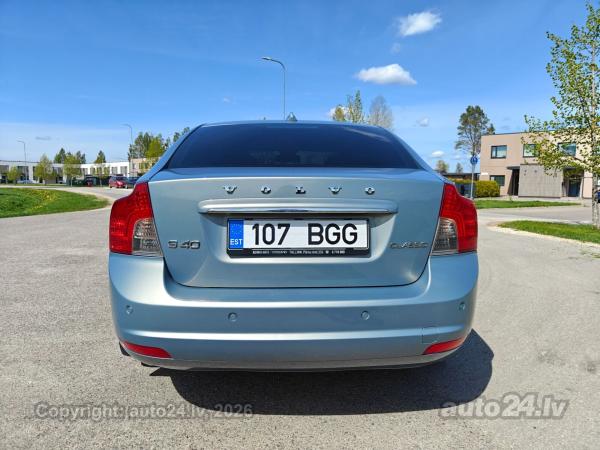 Zils Volvo S40 2012 Tartu, ar dzinēja tilpumu 2.00 L un nobraukumu 177 tūkst. km par 3100 €, foto 4 vietnē AUTOMOTO.COM.LV