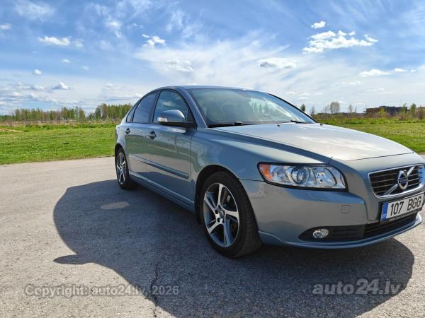 Zils Volvo S40 2012 Tartu, ar dzinēja tilpumu 2.00 L un nobraukumu 177 tūkst. km par 3100 €, foto 7 vietnē AUTOMOTO.COM.LV