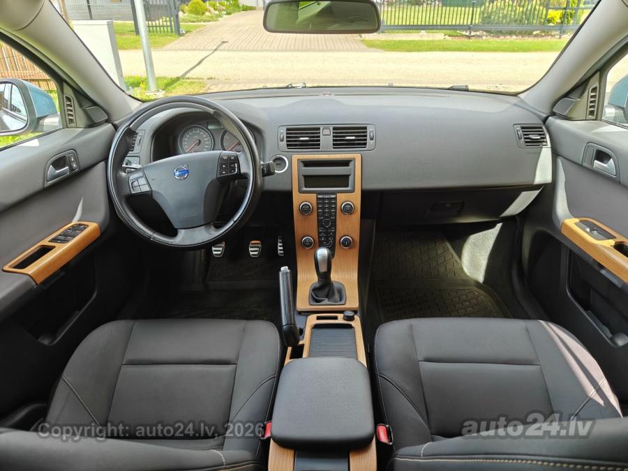 Blue Volvo S40 2012 in Tartu, with an engine capacity of 2.00 L and mileage of 177 thousand km for 3100 €, photo 14 on AUTOMOTO.COM.LV
