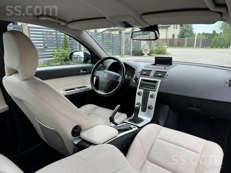 Zils Volvo S40 2012 Jelgava, ar dzinēja tilpumu 2.00 L un nobraukumu 281 tūkst. km par 5500 €, foto 13 vietnē AUTOMOTO.COM.LV
