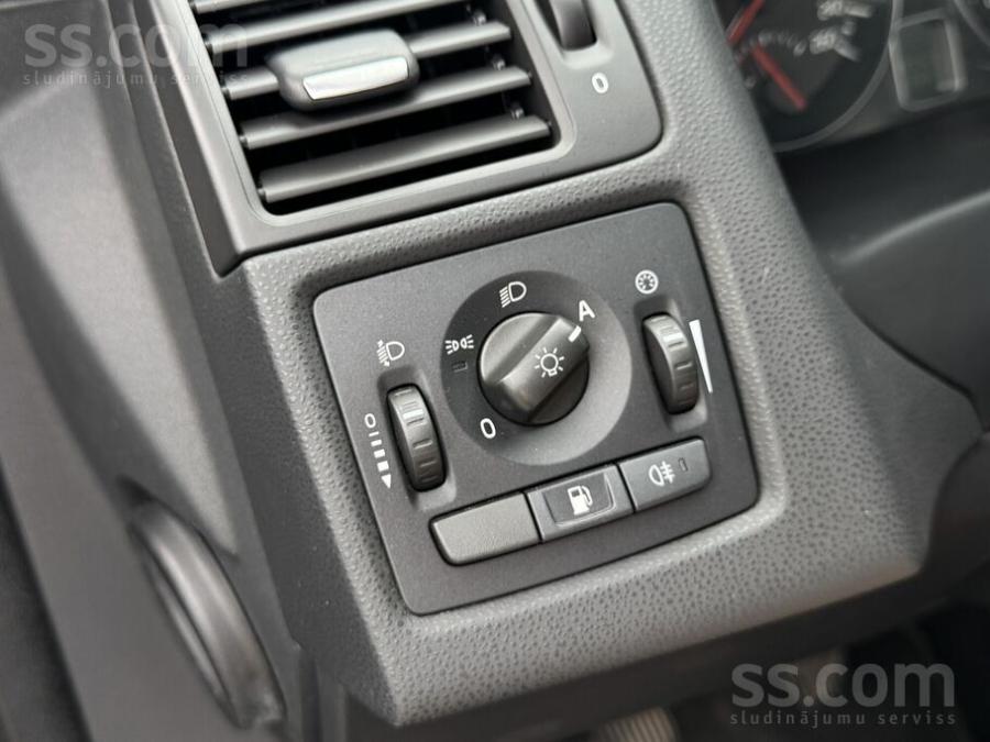 Zils Volvo S40 2012 Jelgava, ar dzinēja tilpumu 2.00 L un nobraukumu 281 tūkst. km par 5500 €, foto 21 vietnē AUTOMOTO.COM.LV