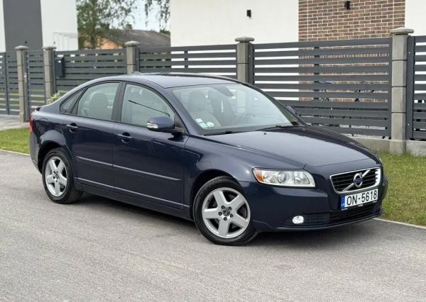 Zils Volvo S40 2012 Jelgava, ar dzinēja tilpumu 2.00 L un nobraukumu 281 tūkst. km par 5500 €, foto 4 vietnē AUTOMOTO.COM.LV