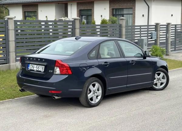 Zils Volvo S40 2012 Jelgava, ar dzinēja tilpumu 2.00 L un nobraukumu 281 tūkst. km par 5500 €, foto 6 vietnē AUTOMOTO.COM.LV