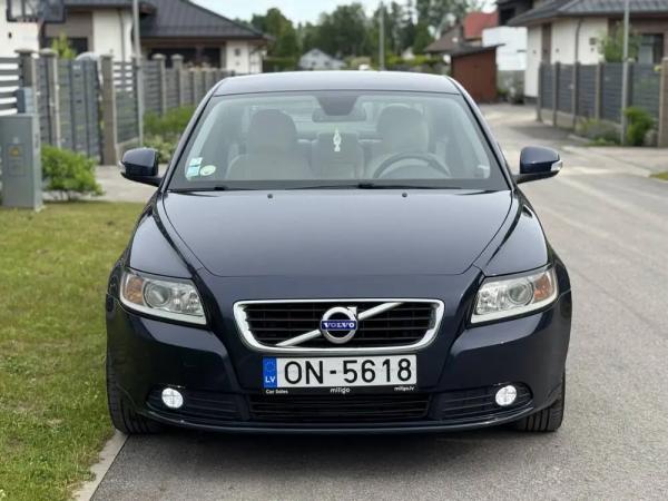 Zils Volvo S40 2012 Jelgava, ar dzinēja tilpumu 2.00 L un nobraukumu 281 tūkst. km par 5500 €, foto 8 vietnē AUTOMOTO.COM.LV