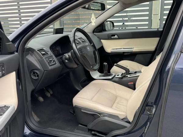 Zils Volvo S40 2012 Jelgava, ar dzinēja tilpumu 2.00 L un nobraukumu 281 tūkst. km par 5500 €, foto 9 vietnē AUTOMOTO.COM.LV