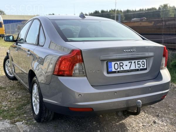 Brūns Volvo S40 2007 Rīga, ar dzinēja tilpumu 1.60 L un nobraukumu 265 tūkst. km par 3995 €, foto 3 vietnē AUTOMOTO.COM.LV