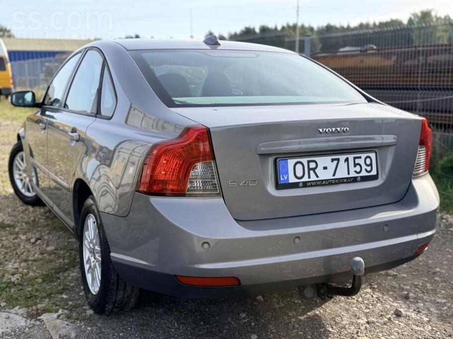 Brūns Volvo S40 2007 Rīga, ar dzinēja tilpumu 1.60 L un nobraukumu 265 tūkst. km par 3995 €, foto 3 vietnē AUTOMOTO.COM.LV