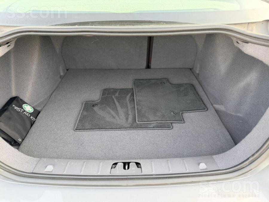 Brūns Volvo S40 2007 Rīga, ar dzinēja tilpumu 1.60 L un nobraukumu 265 tūkst. km par 3995 €, foto 6 vietnē AUTOMOTO.COM.LV
