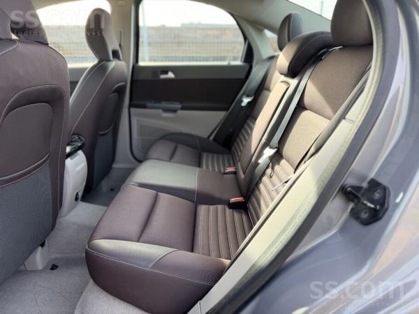 Brūns Volvo S40 2007 Rīga, ar dzinēja tilpumu 1.60 L un nobraukumu 265 tūkst. km par 3995 €, foto 8 vietnē AUTOMOTO.COM.LV