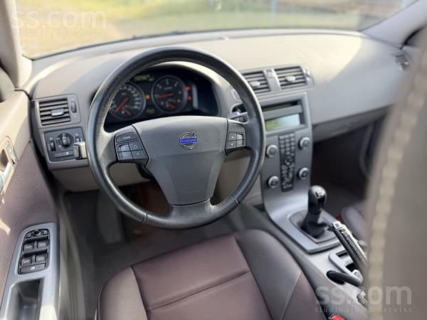 Brūns Volvo S40 2007 Rīga, ar dzinēja tilpumu 1.60 L un nobraukumu 265 tūkst. km par 3995 €, foto 11 vietnē AUTOMOTO.COM.LV