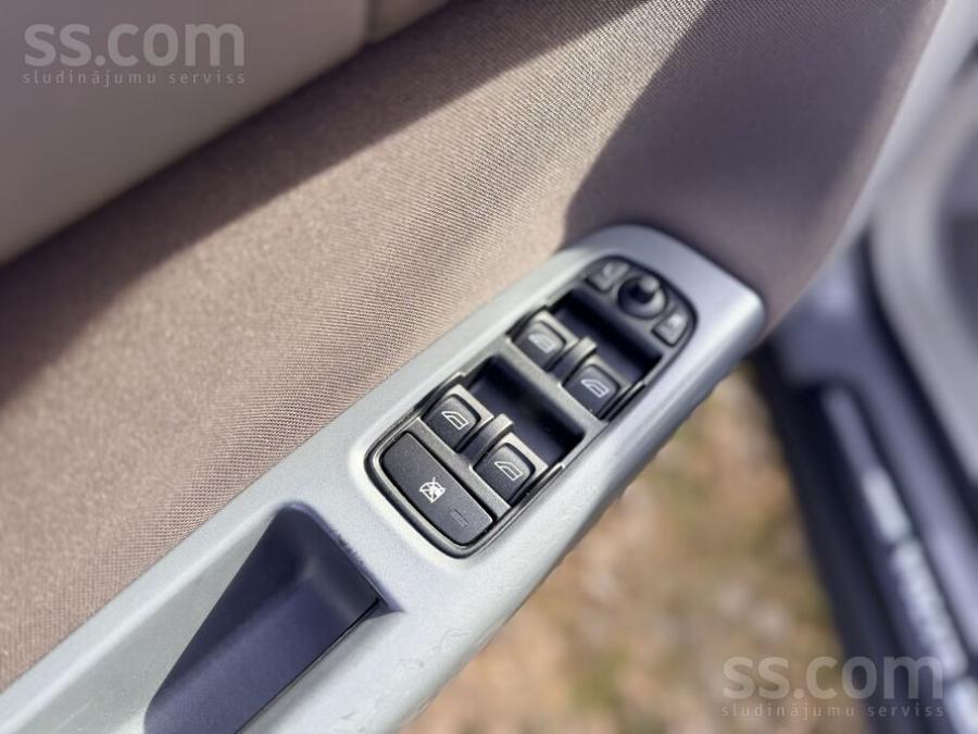 Brūns Volvo S40 2007 Rīga, ar dzinēja tilpumu 1.60 L un nobraukumu 265 tūkst. km par 3995 €, foto 14 vietnē AUTOMOTO.COM.LV