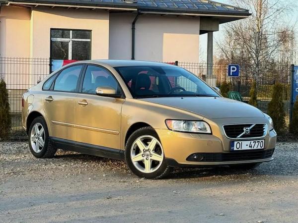 Brūns Volvo S40 2009 Jelgava, ar dzinēja tilpumu 1.60 L un nobraukumu 300 tūkst. km par 3990 €, foto 1 vietnē AUTOMOTO.COM.LV