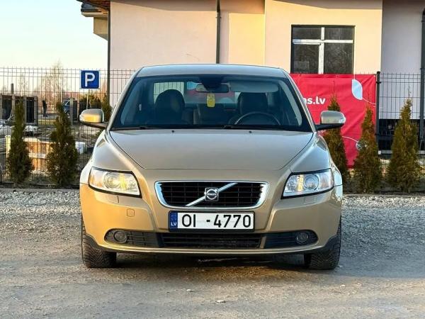 Brūns Volvo S40 2009 Jelgava, ar dzinēja tilpumu 1.60 L un nobraukumu 300 tūkst. km par 3990 €, foto 2 vietnē AUTOMOTO.COM.LV