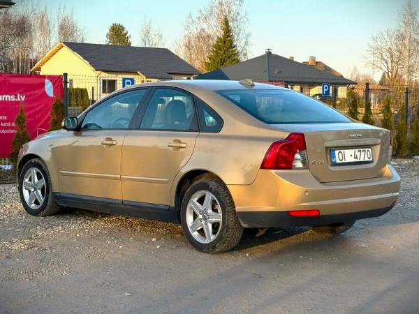 Brūns Volvo S40 2009 Jelgava, ar dzinēja tilpumu 1.60 L un nobraukumu 300 tūkst. km par 3990 €, foto 6 vietnē AUTOMOTO.COM.LV